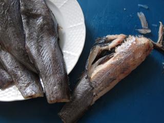 Hoki (treskovitá ryba) v bylinkovej strúhanke • Recept | svetvomne.sk