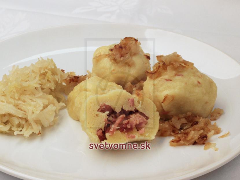 Zemiakové guľky plnené udeným mäsom. • Recept | svetvomne.sk Zemiakové guľky plnené udeným mäsom. • Recept | svetvomne.sk